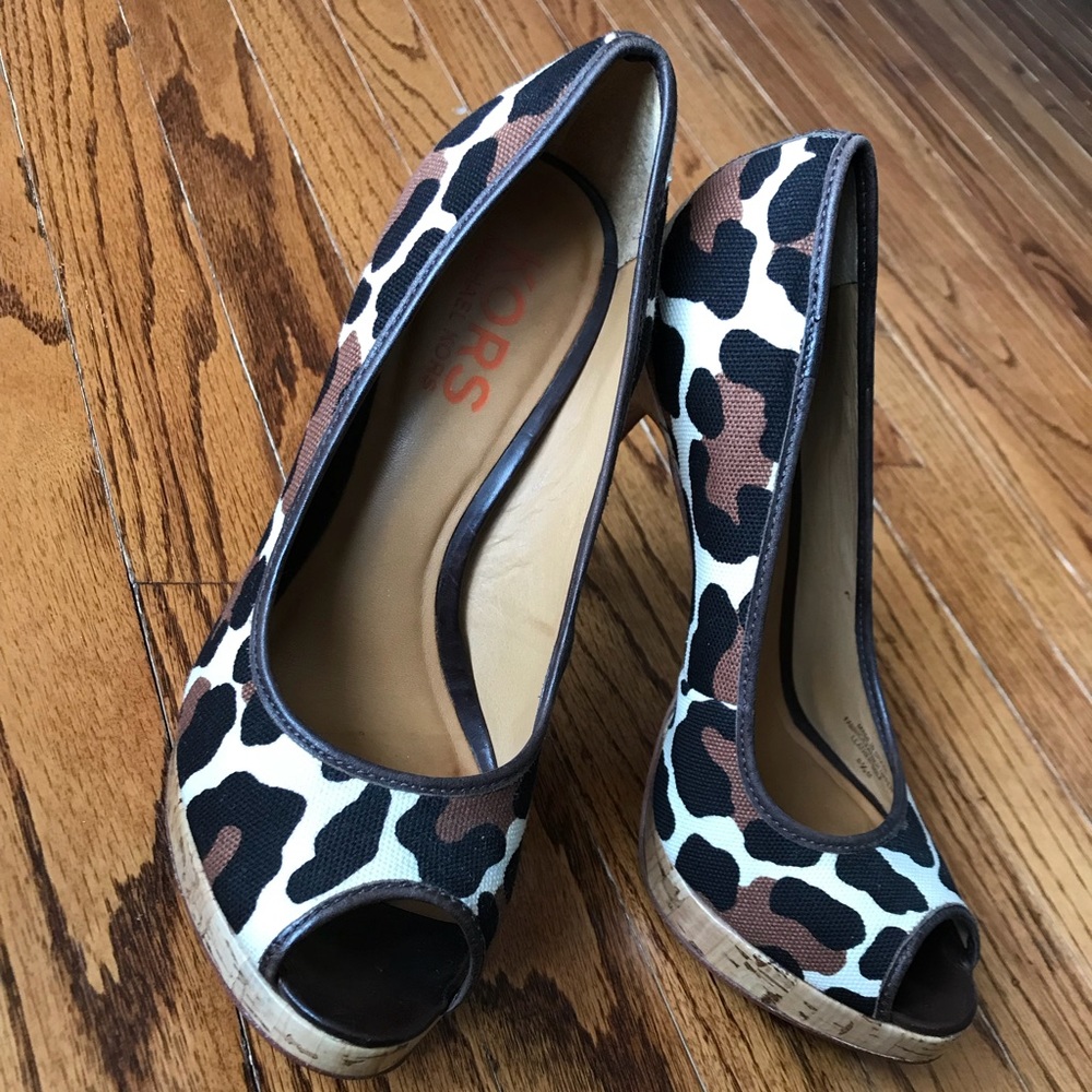 Perfect Michael Kors Platform Cheetah Peep Toe 8.5 - Gem